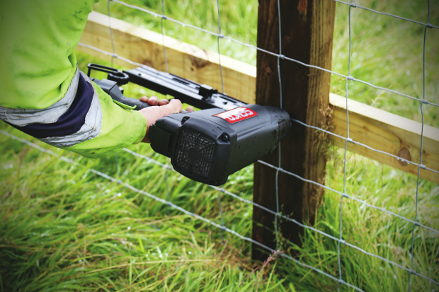 GT40FS Gas fencing stapler